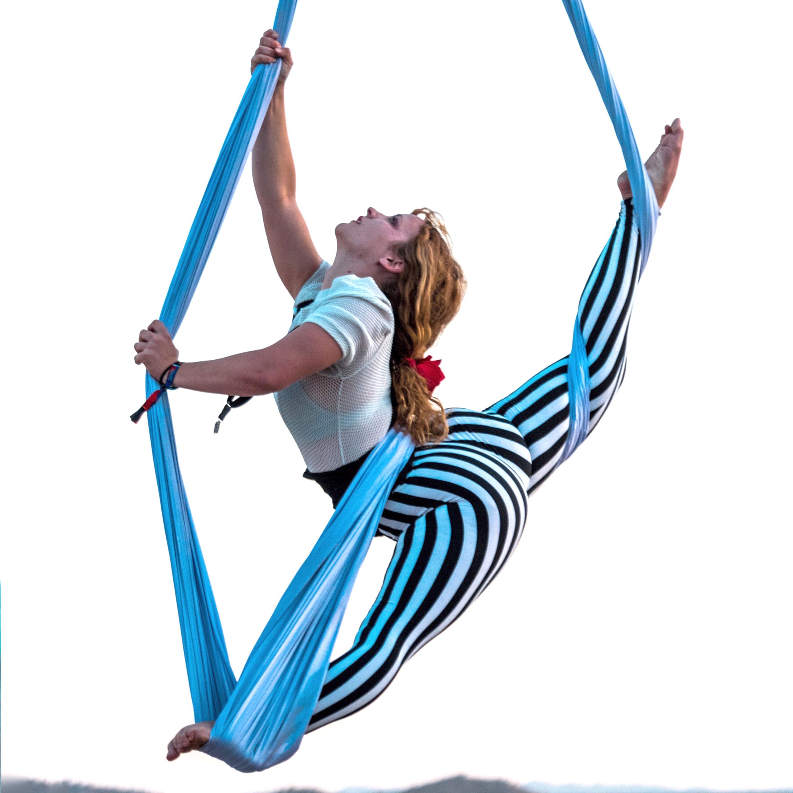 Cirque Lunaire – Aerial & Movement Entertainment
